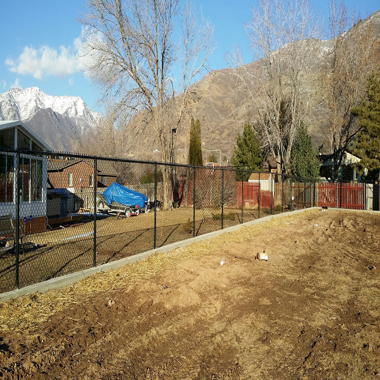 Diamond Cyclone Wire Metal Chain Link Fencing 50x50mm Mesh Size 1.8m