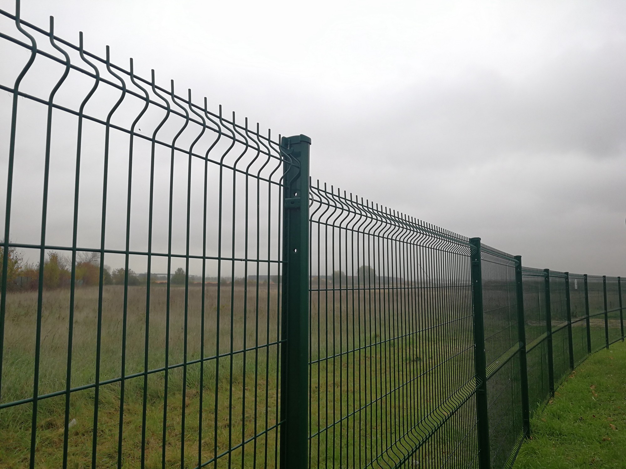 3d Curvy galvanized welded wire mesh fence 3D triangle mesh fence