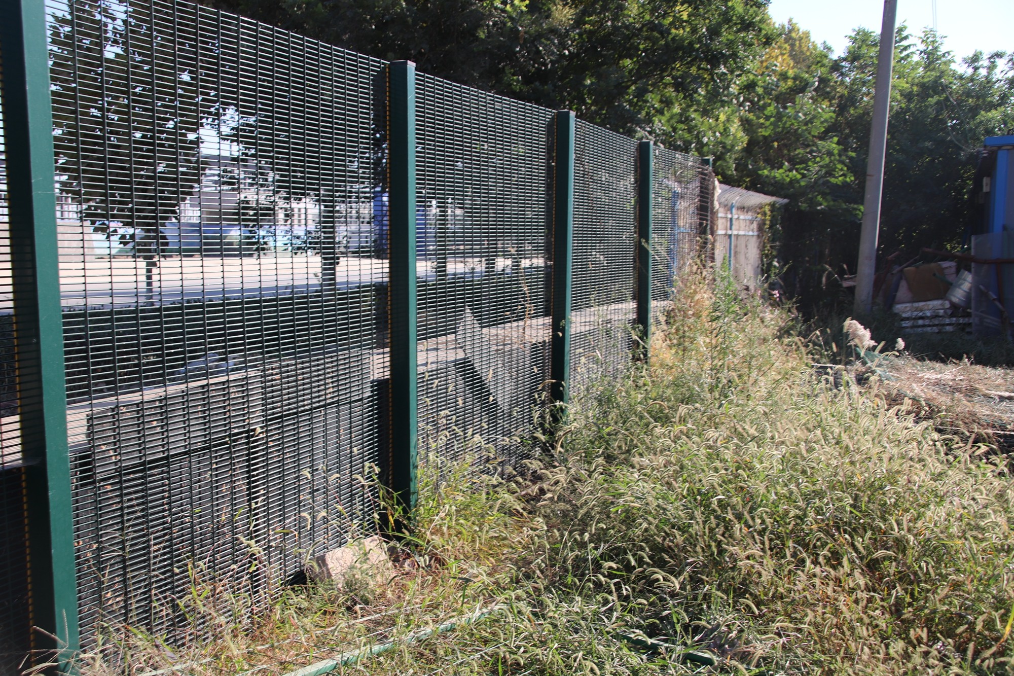 High Security Anti Climb 358 Mesh Fencing Powder Coated
