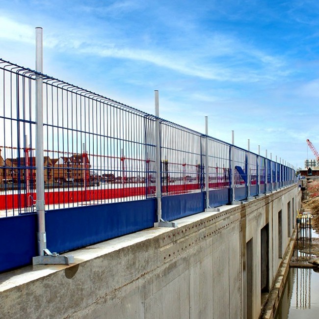 Reinforced Foot Edge Protection Barrier With Ground Spike Anchors
