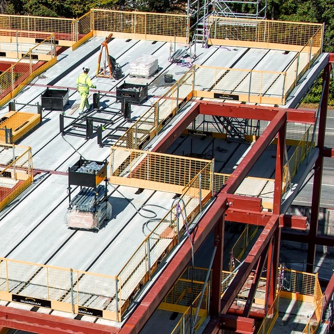 Multi-Panel Edge Protection Barrier Interconnected Units for Large ...
